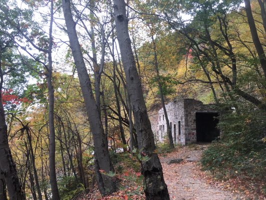 THOUSAND STEPS - Updated September 2024 - 14 Photos - William Penn Hwy ...