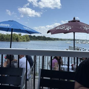 THE LIGHTHOUSE RESTAURANT & DOCK BAR - Updated December 2025 - 571 ...