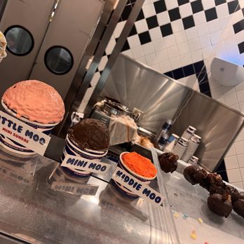 MOOTIME CREAMERY - Updated December 2024 - 999 Photos & 896 Reviews ...