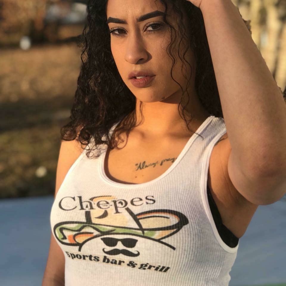 CHEPES SPORTS BAR AND GRILL - Updated December 2025 - 12 Photos - 827 W ...