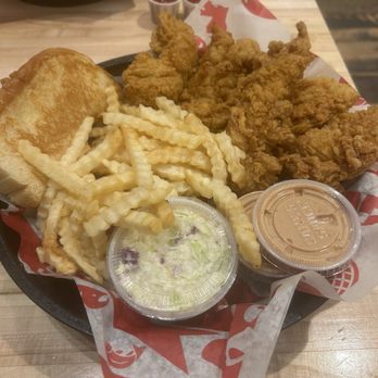 RAISING CANE’S CHICKEN FINGERS - Updated April 2025 - 126 Photos & 43 ...
