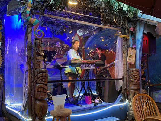 CUCKOO COCONUTS WAIKIKI - 945 Photos & 693 Reviews - 333 Royal Hawaiian ...