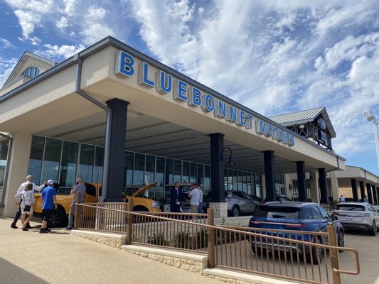 BLUEBONNET FORD LINCOLN - Updated January 2026 - 51 Photos & 165 ...