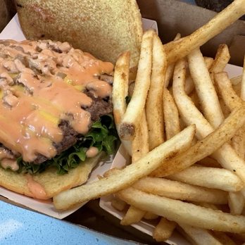 MAIN STREET BURGERS - Updated May 2024 - 74 Photos & 64 Reviews - 6493 ...