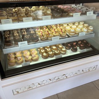 CALAFF PASTRIES - Updated October 2025 - 38 Photos - Paseo Isol, Aguada ...