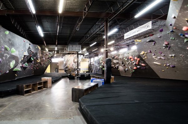 BLOC SHOP - Updated September 2024 - 15 Photos & 10 Reviews - 1370 rue Chabanel Ouest, Montréal ...