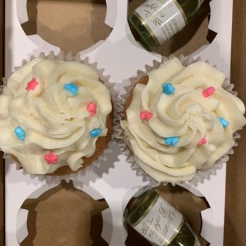 GLITTER QUAKE CUPCAKES - Updated October 2025 - 16 Photos & 14 Reviews ...