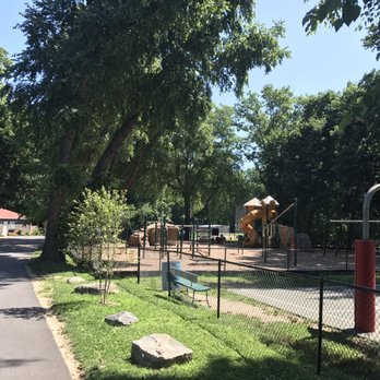 KINGS POINT PARK - Updated December 2025 - 14 Photos - Redbrook Rd ...