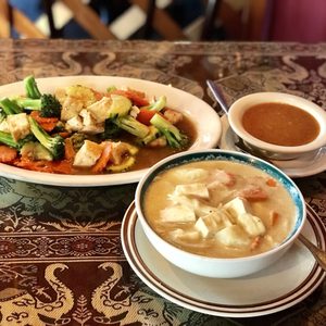 SIMON’S PAN ASIAN BISTRO - 53 Photos & 54 Reviews - Chinese - 1541 SE ...