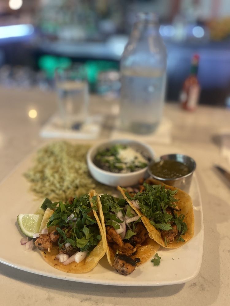 PUB W - Updated October 2024 - 299 Photos & 240 Reviews - 4830 E 61st ...