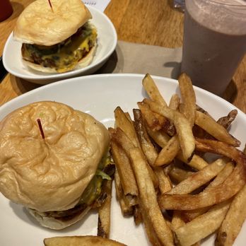 HIHO CHEESEBURGER | SANTA MONICA - Updated November 2024 - 1163 Photos ...