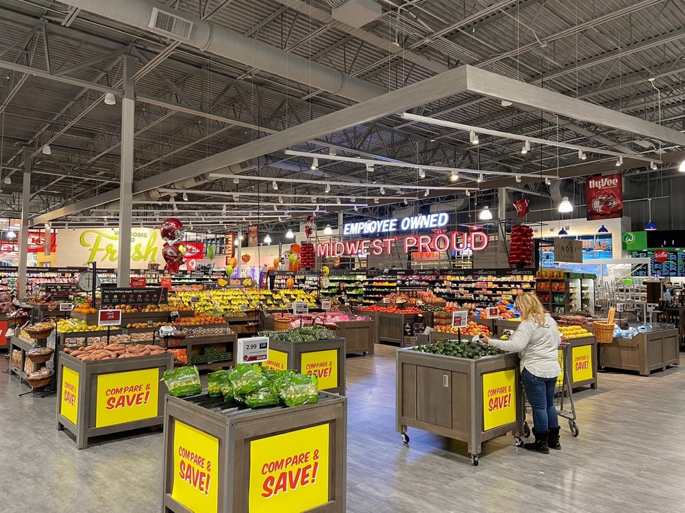 HY-VEE FAST & FRESH - Updated May 2026 - 69 Photos - 2130 E Sunshine St ...
