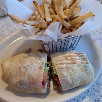 LINDENHURST DINER - Updated December 2025 - 265 Photos & 309 Reviews ...