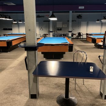 BLUE DOLPHIN RESTAURANT & BILLIARDS - Updated December 2025 - 33 Photos ...
