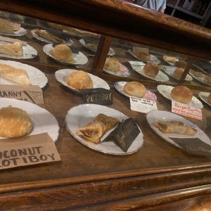 THE BUN SHOP - 475 Photos & 586 Reviews - 239 W Read St, Baltimore ...