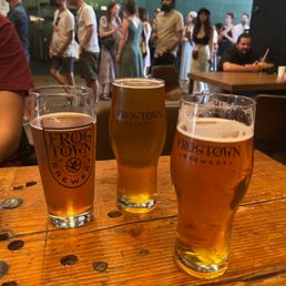 FROGTOWN BREWERY - Updated May 2024 - 463 Photos & 200 Reviews - 2931 ...