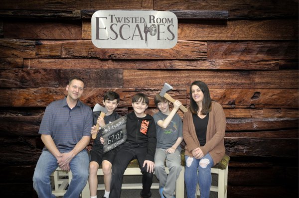 TWISTED ROOM ESCAPES - 39 Photos & 54 Reviews - 3145 E Thompson Rd ...