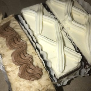 BERT’S BAKERY - 57 Photos & 43 Reviews - 4419 S Westnedge Ave ...