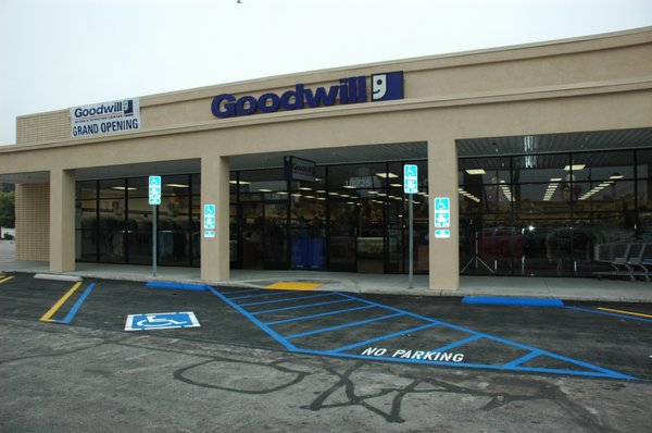 GOODWILL SOUTHERN CALIFORNIA RETAIL STORE & DONATION CENTER - Updated ...