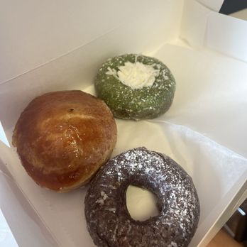 ROBIN’S SNOWFLAKE DONUTS & CAFE - Updated November 2025 - 662 Photos ...