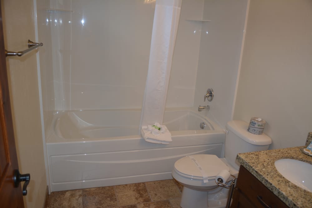 WINTERTON SUITES - Updated August 2025 - 10 Photos - 1024 W Hwy 40 ...