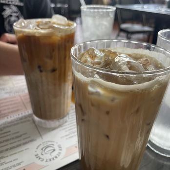 OFF STREET CAFE - Updated April 2025 - 5040 Photos & 3803 Reviews ...