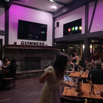 THE DRAKE PUB - Updated December 2025 - 49 Photos & 67 Reviews - 909 ...