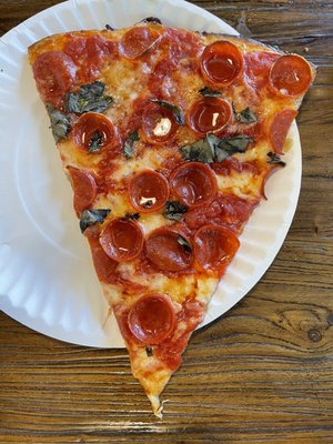 ROUND PIE PIZZA COMPANY - 65 Photos & 113 Reviews - 1957 Victory Blvd ...