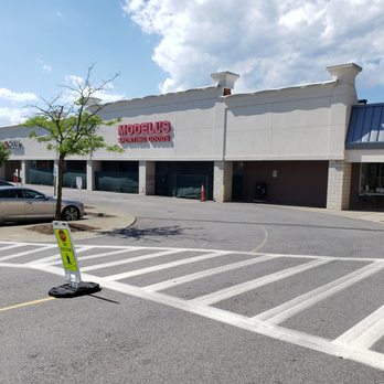 POUGHKEEPSIE PLAZA - Updated October 2025 - 37 Photos - 2600 South Rd ...