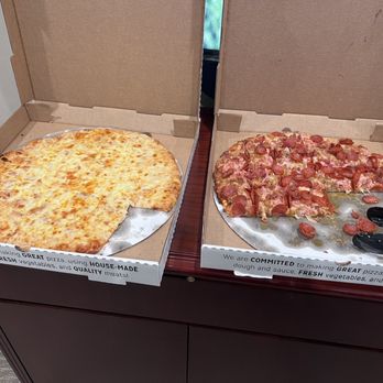 THE CRUST PIZZA - Updated November 2024 - 187 Photos & 258 Reviews ...