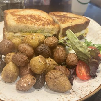 EQUES - Updated December 2025 - 441 Photos & 368 Reviews - 900 Bellevue ...