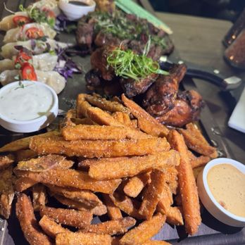 TAPS PUBLIC HOUSE - Updated December 2025 - 98 Photos & 43 Reviews ...