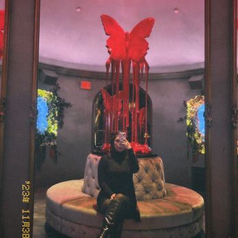 CAVEAU - Updated July 2024 - 68 Photos & 32 Reviews - 1 Cntr Plz ...