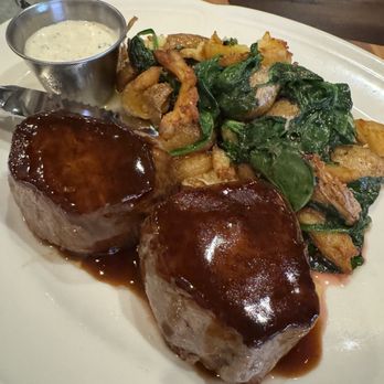 ELLA’S ITALIAN PUB - WESTERN SPRINGS - Updated May 2025 - 105 Photos ...