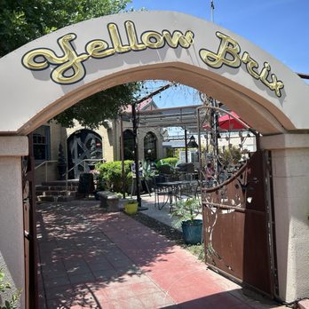 YELLOW BRIX RESTAURANT - Updated October 2025 - 482 Photos & 787 ...