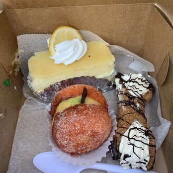 ISGRO PASTRIES - Updated July 2025 - 705 Photos & 609 Reviews - 1009 ...