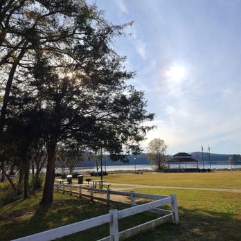 CAUBLE PARK AT ACWORTH BEACH - Updated October 2025 - 76 Photos & 14 ...