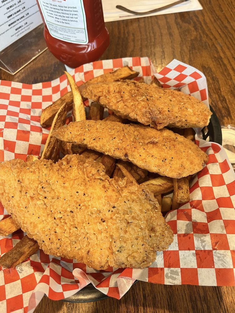 CHURCHILL ARMS PUB - Updated July 2025 - 104 Photos & 187 Reviews - 649 ...