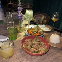 LEDU THAI - Updated July 2025 - 409 Photos & 135 Reviews - 915 N 5th St ...