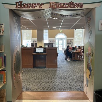 THE SMITHTOWN LIBRARY - Updated October 2025 - 15 Photos - 1 N Country ...