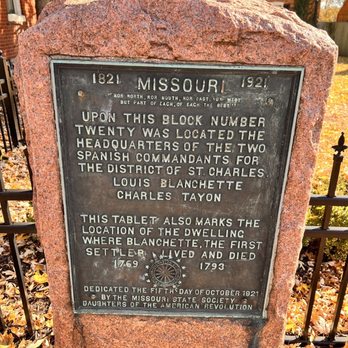 HISTORIC ST. CHARLES MAIN STREET - Updated December 2025 - 307 Photos ...