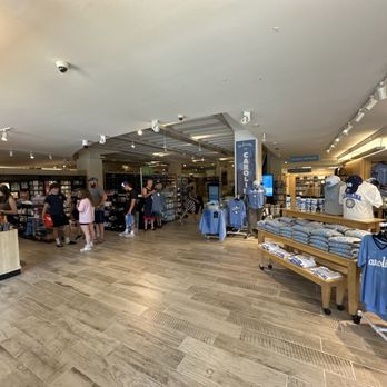 UNC STUDENT STORES - Updated December 2025 - 32 Photos & 33 Reviews ...