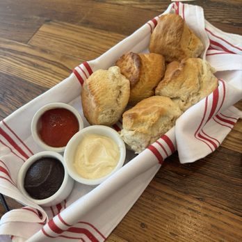 MOCKINGBIRD - Updated December 2024 - 146 Photos & 80 Reviews - 421 ...