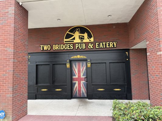 TWO BRIDGES PUB & EATERY - Updated May 2025 - 36 Photos & 22 Reviews ...