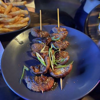 STEWS FOOD & LIQUOR - Updated November 2024 - 82 Photos & 46 Reviews ...