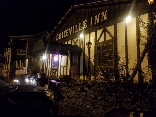 BOICEVILLE INN - Updated December 2025 - 27 Photos & 10 Reviews - 3984 ...