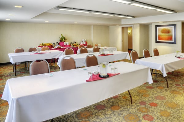 HOLIDAY INN BARRIE-HOTEL & CONFERENCE CENTRE - Updated August 2025 - 26 ...