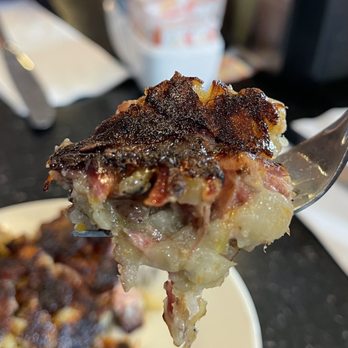 ROUNDABOUT DINER & LOUNGE - Updated June 2024 - 385 Photos & 615 ...