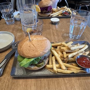 HATBACK BAR & GRILLE - Updated September 2024 - 85 Photos & 84 Reviews - 1201 1st Ave S, Seattle ...