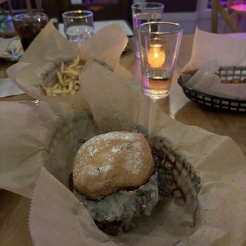 SETTLE DOWN TAVERN - Updated January 2025 - 195 Photos & 147 Reviews - 117 S Pinckney St ...